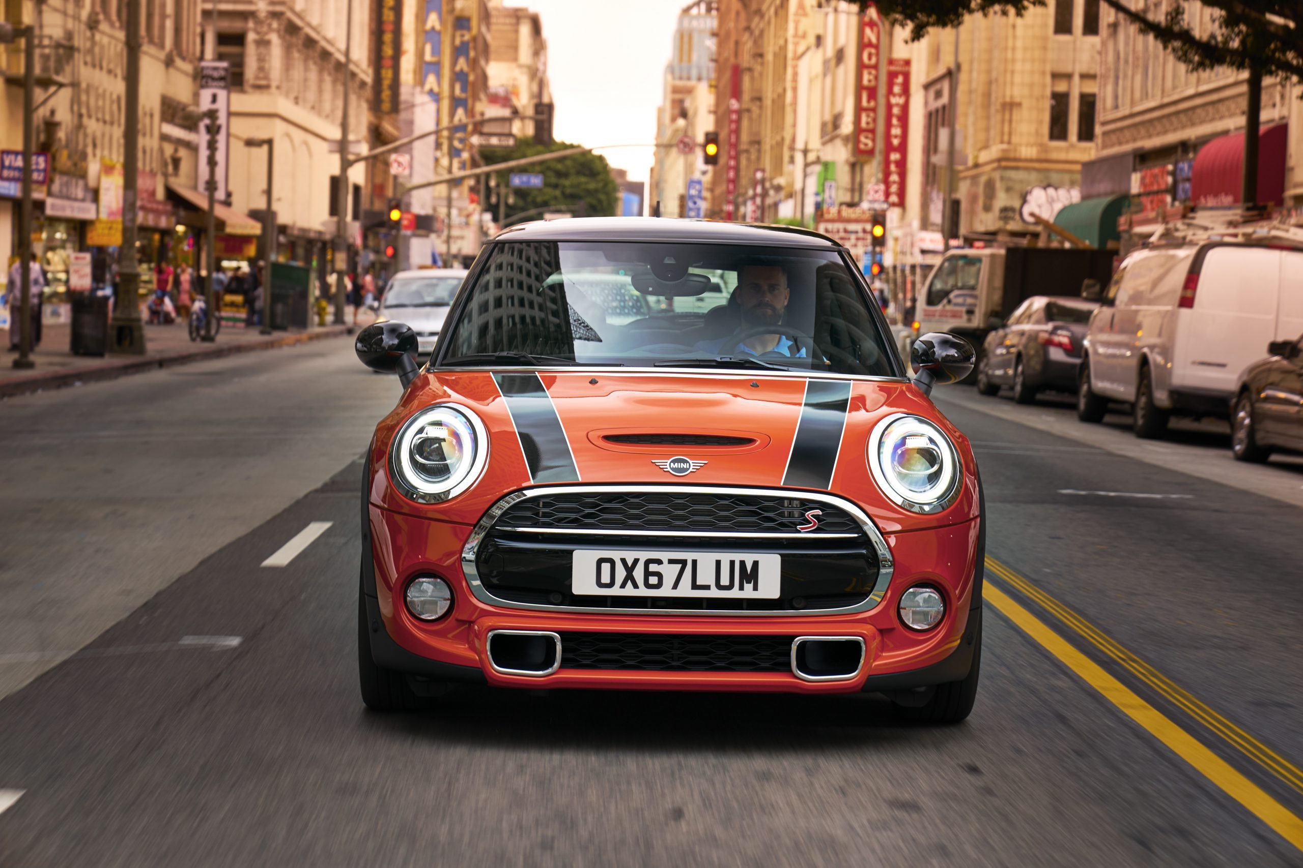 Nova geração do MINI será lançada em junho no Brasil - Motores e ação